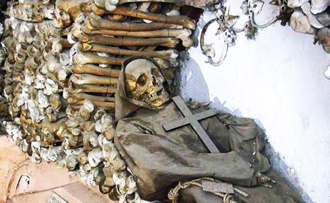 Museo e cripta dei cappuccini a Roma: il fascino delle ossa