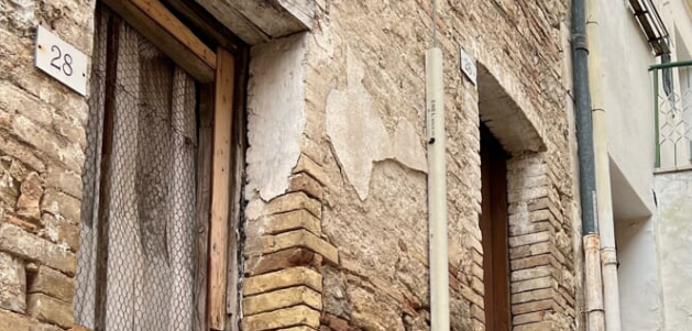 Case a 1 € e rinascita dei borghi tra simbolo di speranza e corsa ai ...